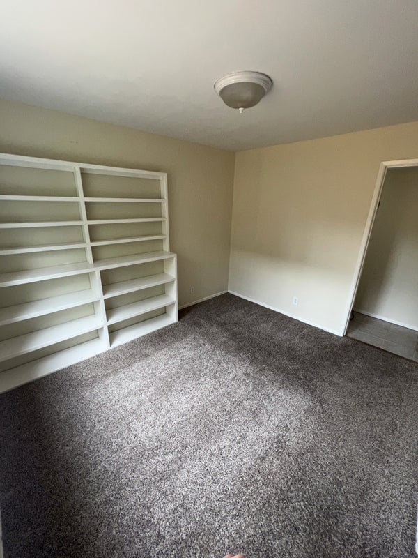 'Roommate wanted for 3 bed 2 bath house!' Room to Rent from SpareRoom