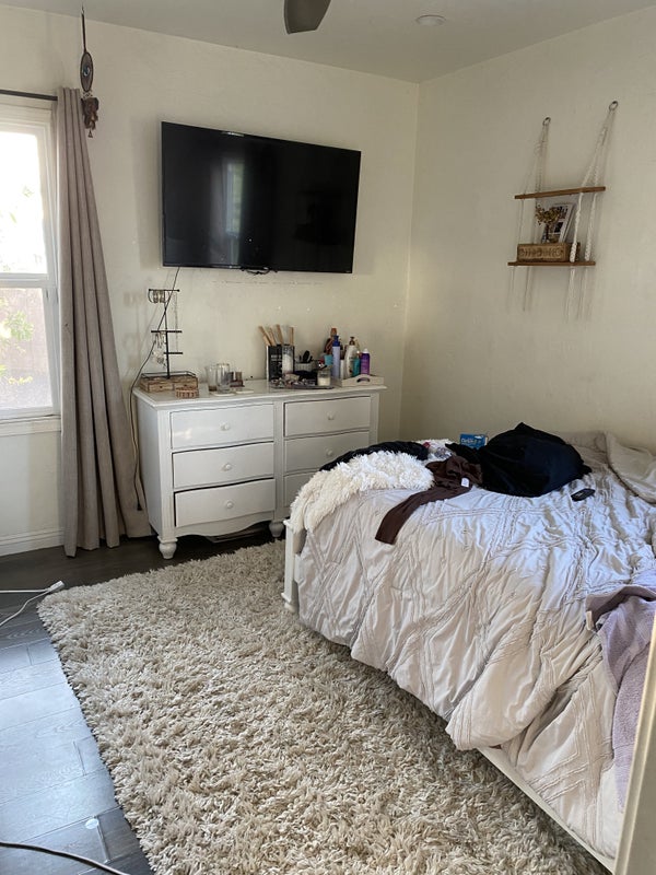 'New chill roommate' Room to Rent from SpareRoom