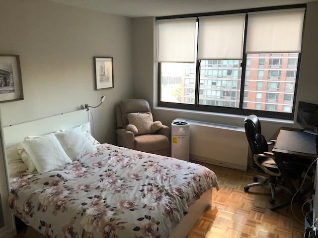 'Full Sized Flex Bedroom In The Ues (Females Only)' Room to Rent from ...
