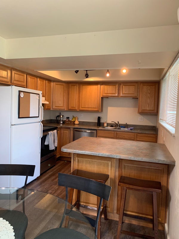'Looking for a fellow female professional roomie!' Room to Rent from ...