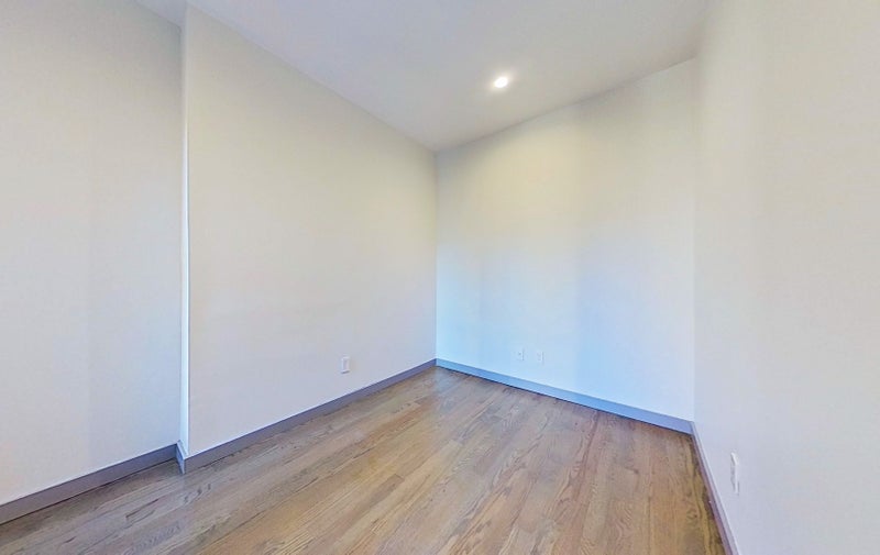 'Amazing Rooms 4 Rent- 4Br /1 Ba - W/D-Nov 1St ' Room to Rent from ...