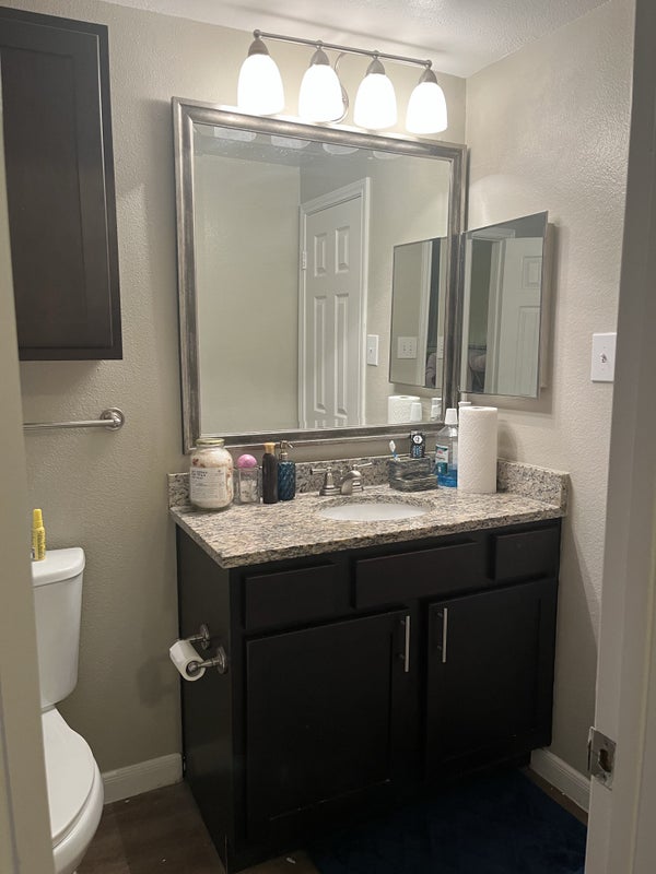 'Furnished Room & Private Bath in 2 bed apartment.' Room to Rent from ...