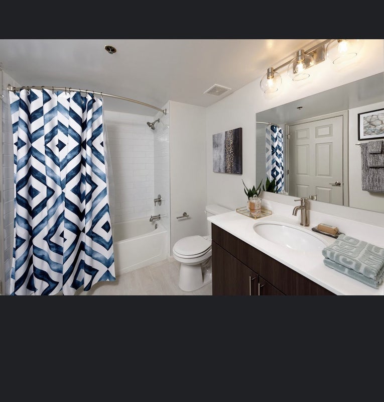 'Private room with private bath in a prefect loc.' Room to Rent from ...