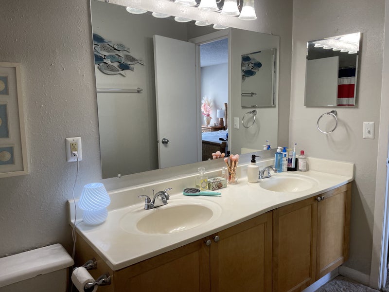 'Furnished bedroom for rent in 2 Br/1Bth apt' Room to Rent from SpareRoom