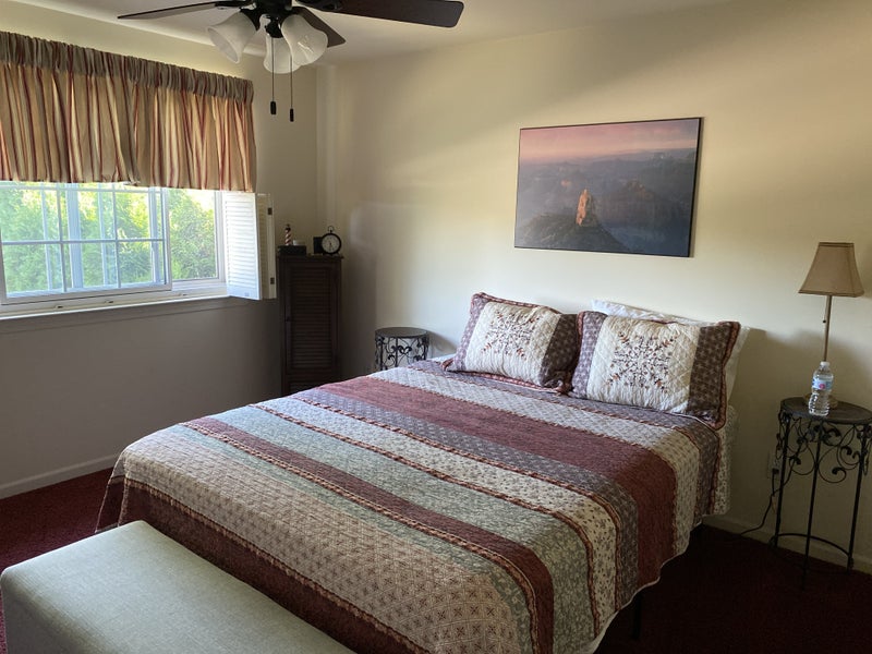 'Room w unattached bathroom' Room to Rent from SpareRoom