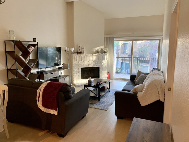 'Private Room and Bath w/Professional Roommate' Room to Rent from SpareRoom