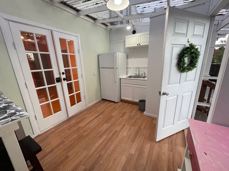 'Private Suite in Safe Neighborhood ' Room to Rent from SpareRoom