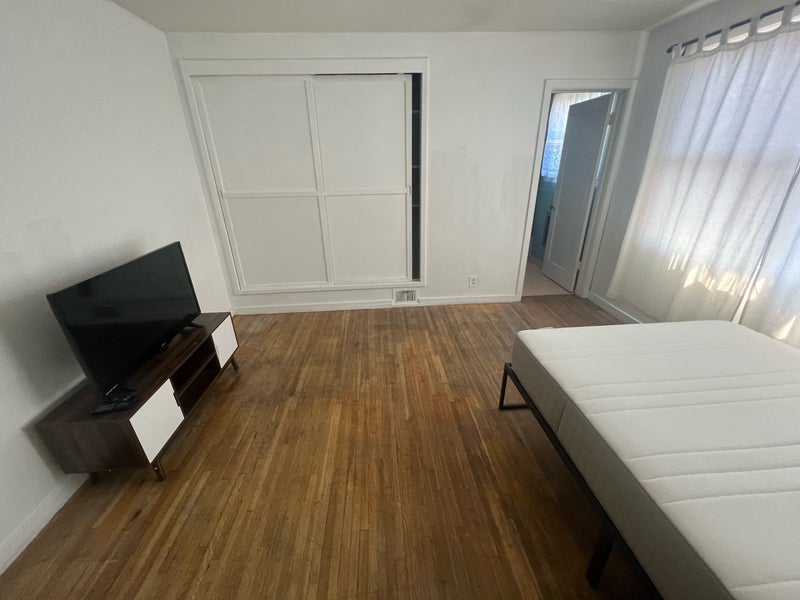 'Single Private Bedroom with/Bathroom' Room to Rent from SpareRoom