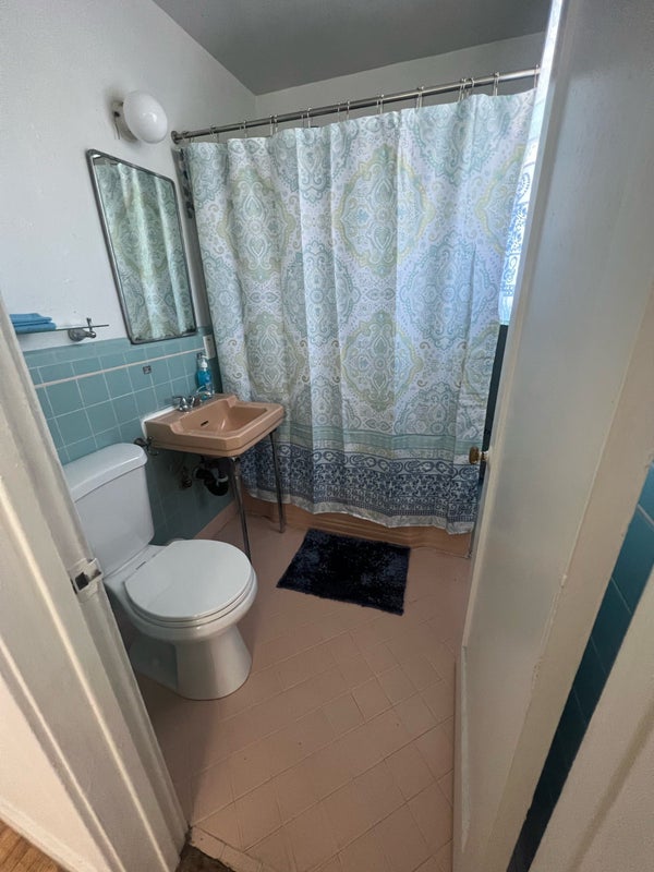 'Single Private Bedroom with/Bathroom' Room to Rent from SpareRoom