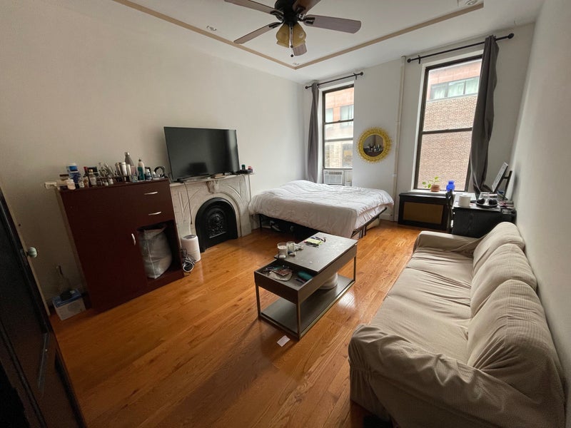 'Enormous Furnished Bedrooom with Private Entrance' Room to Rent from ...