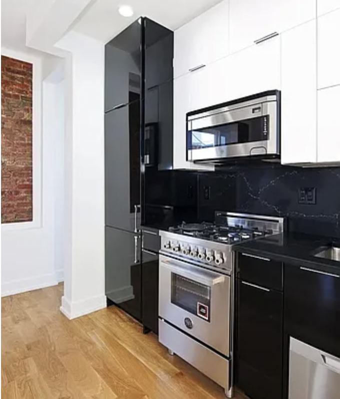 'Looking for 3rd Female Roommate' Room to Rent from SpareRoom