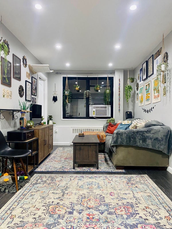 'Room for Lease Takeover, LGBTQIA+ Friendly Space' Room to Rent from ...