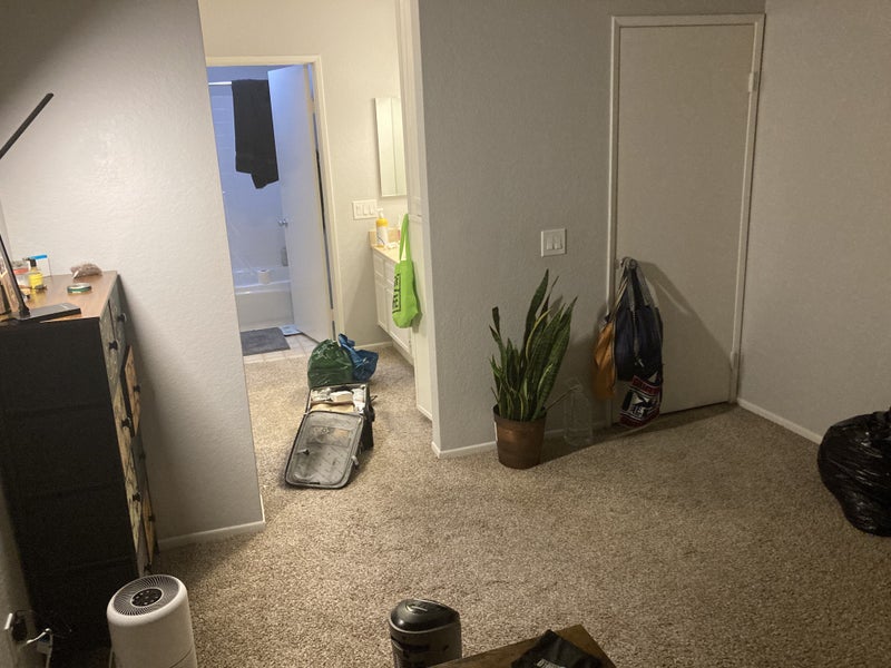 '$1,350 Room in large 2Bd/2Ba Apartment (Sa' Room to Rent from SpareRoom