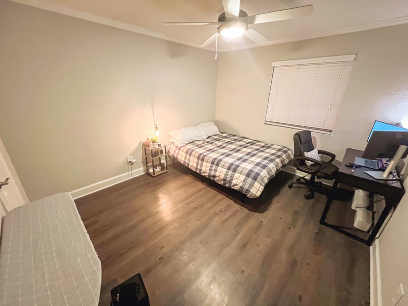 '2B2B apartment - looking for a roommate' Room to Rent from SpareRoom