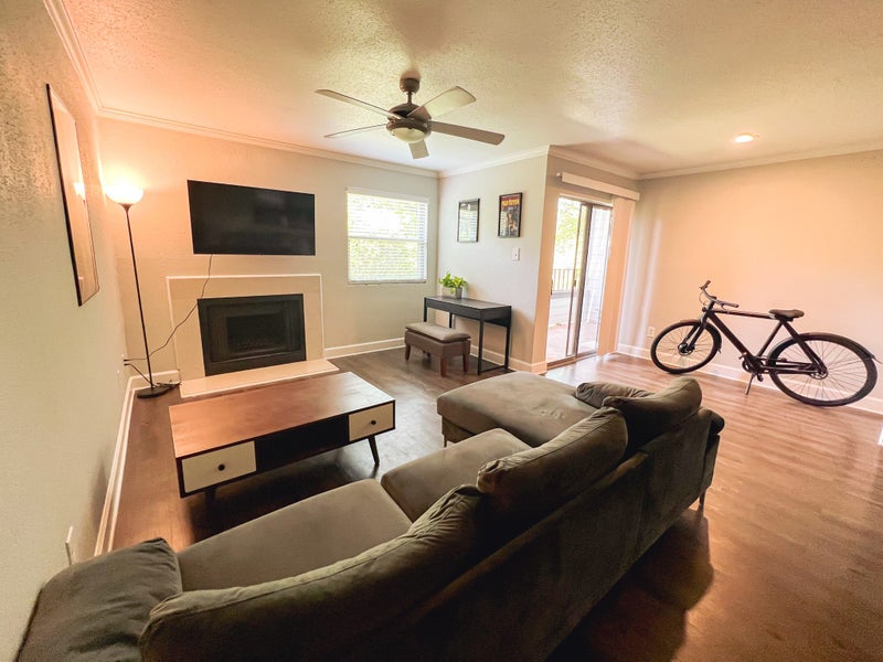 '2B2B apartment - looking for a roommate' Room to Rent from SpareRoom