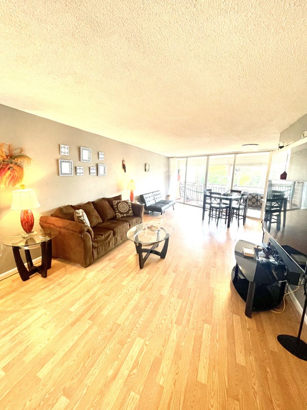 'Fully furnished large condo, Wi-Fi included' Room to Rent from SpareRoom