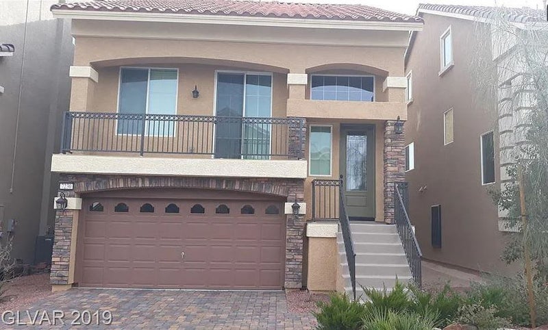 'Beautiful 1st floor mini suite with living area.' Room to Rent from ...