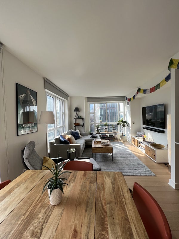 'Luxury Master Bedroom Overlooking the High Line' Room to Rent from ...