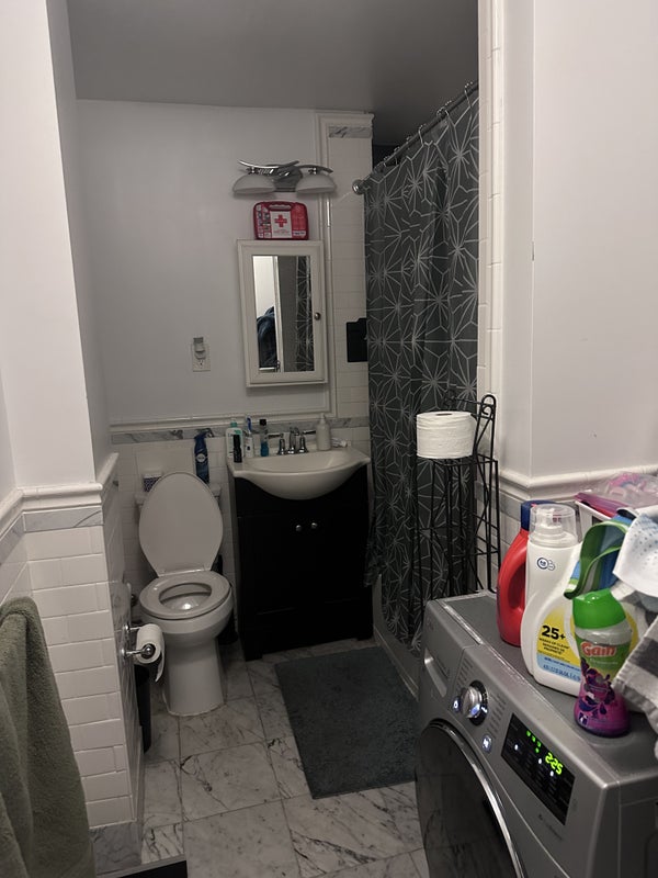 '3 Bedroom - Beautiful Apartment/2 roomates needed' Room to Rent from ...