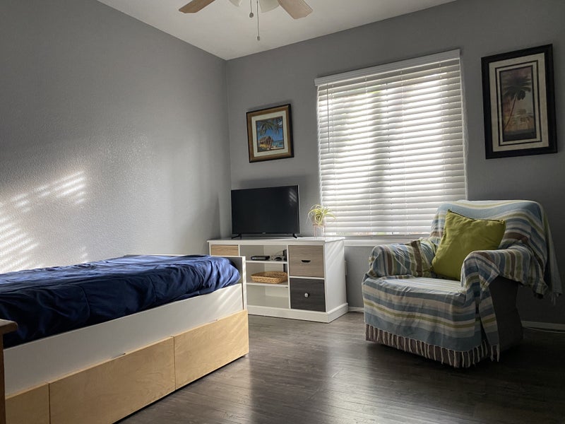 'Furnished bedroom in private home' Room to Rent from SpareRoom