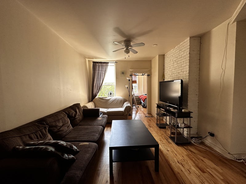 '$970 rent, lots of amenities, chill roommates' Room to Rent from SpareRoom