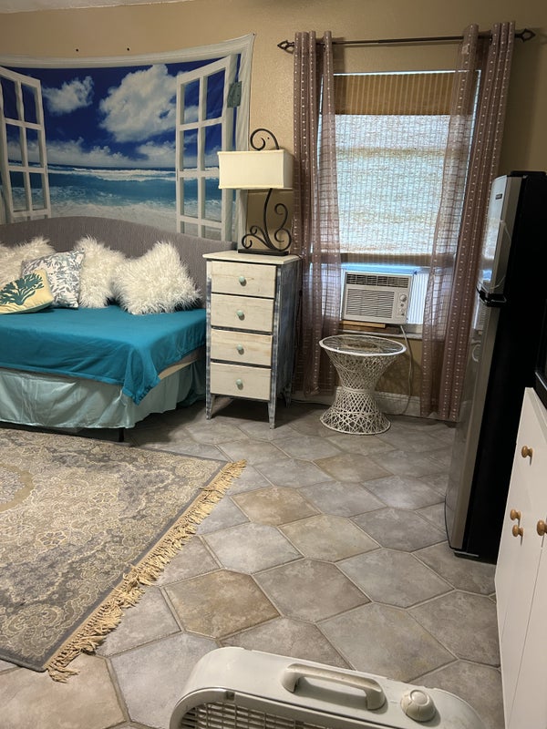 'Single studio room appropriate for one person' Room to Rent from SpareRoom