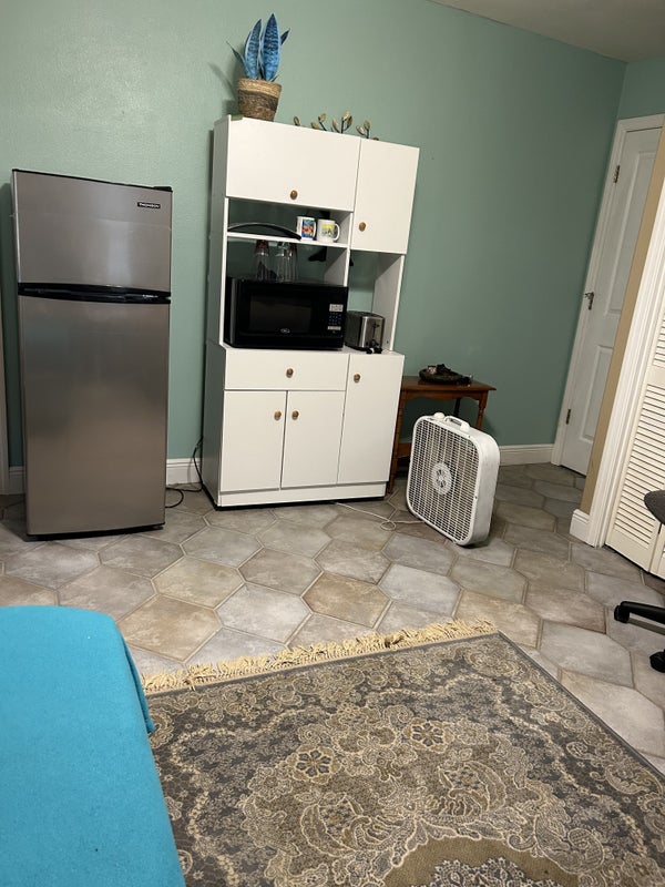 'Single studio room appropriate for one person' Room to Rent from SpareRoom