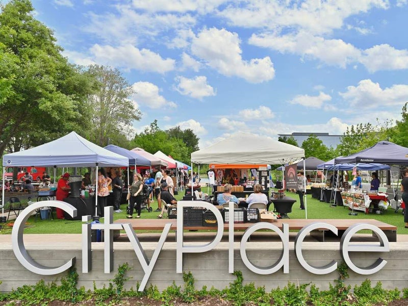 'Charming home near ExxonMobil & SpringWood Village' Room to Rent from ...