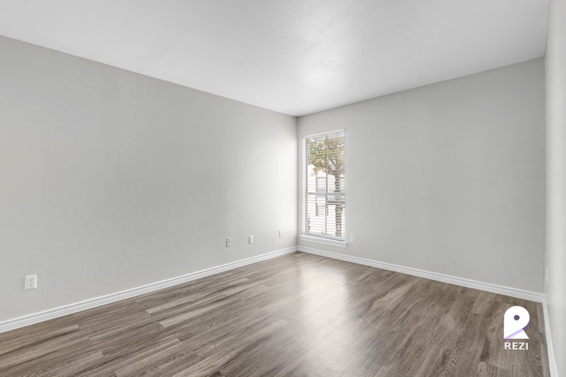 '1 month free - Beautiful One Bedroom in Memorial H' Room to Rent from ...