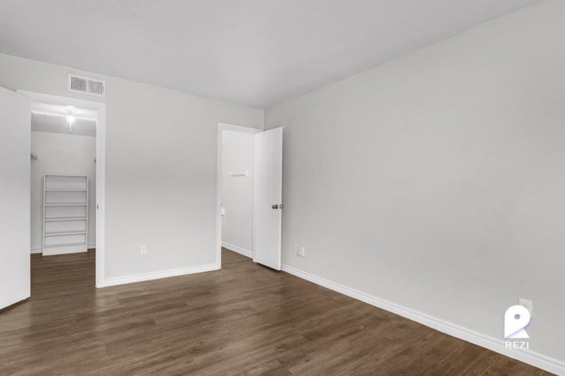 '1 month free - Beautiful One Bedroom in Memorial H' Room to Rent from ...