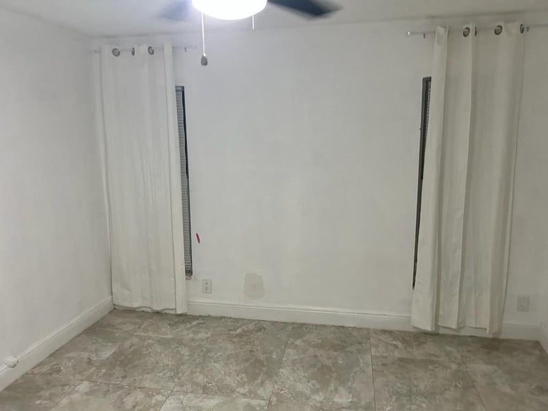 'I rent a room, No Requirements Required only $300 ' Room to Rent from ...