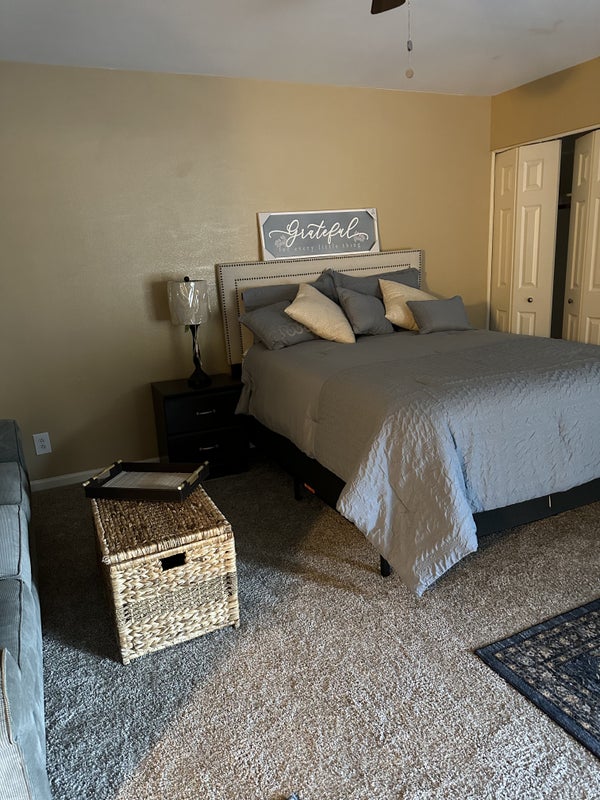 ' Peaceful Bedroom/Females Avail Now' Room to Rent from SpareRoom