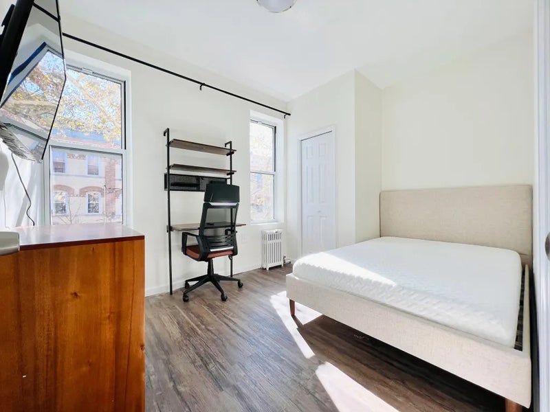 'New furnished room # 264, 27 minutes to Manhattan.' Room to Rent from ...