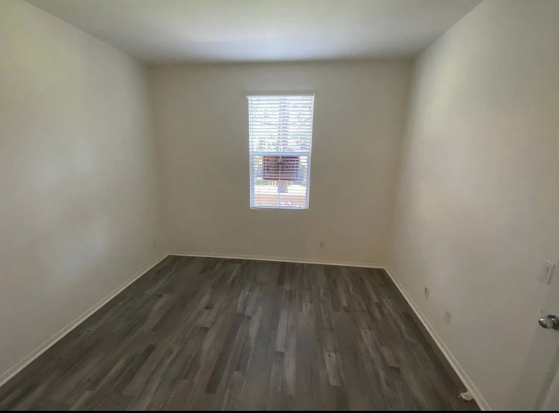 '1 bed with private bathroom avail Aug 31' Room to Rent from SpareRoom