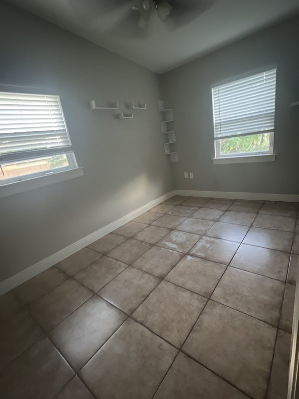 'Perfect room for a student or young professional ' Room to Rent from ...