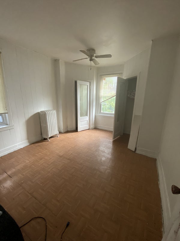 'Large back room available ' Room to Rent from SpareRoom