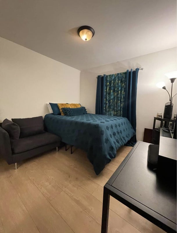 'Room For Rent. Girls Only! ' Room to Rent from SpareRoom