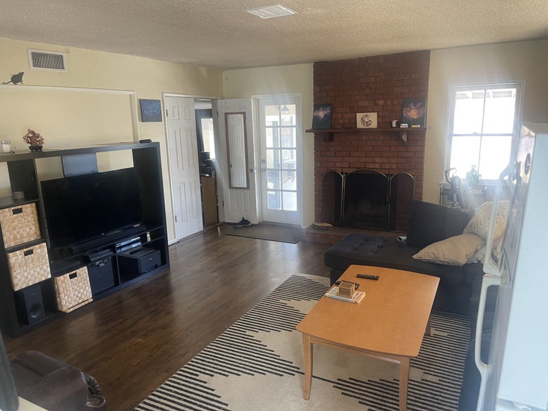 '$900 room near CSUN! (+Office option available)' Room to Rent from ...