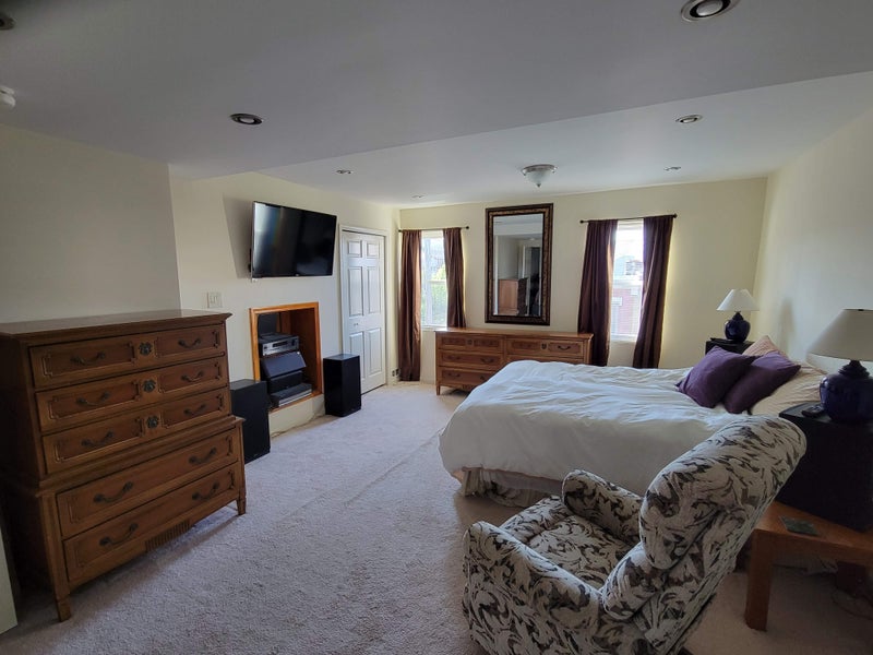 'Seeking quiet friendly housemate in 3bd 2bth' Room to Rent from SpareRoom