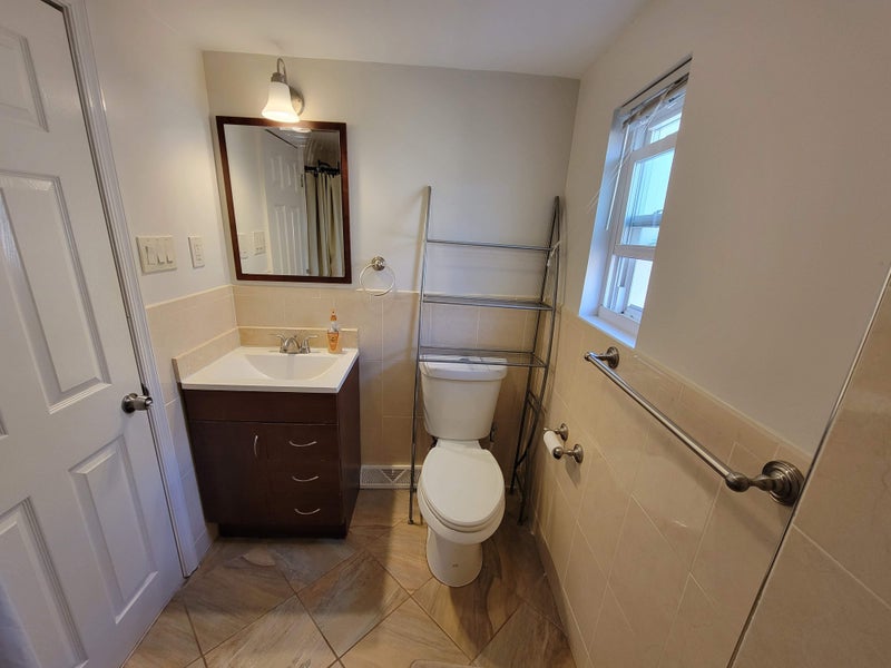 'Seeking quiet friendly housemate in 3bd 2bth' Room to Rent from SpareRoom