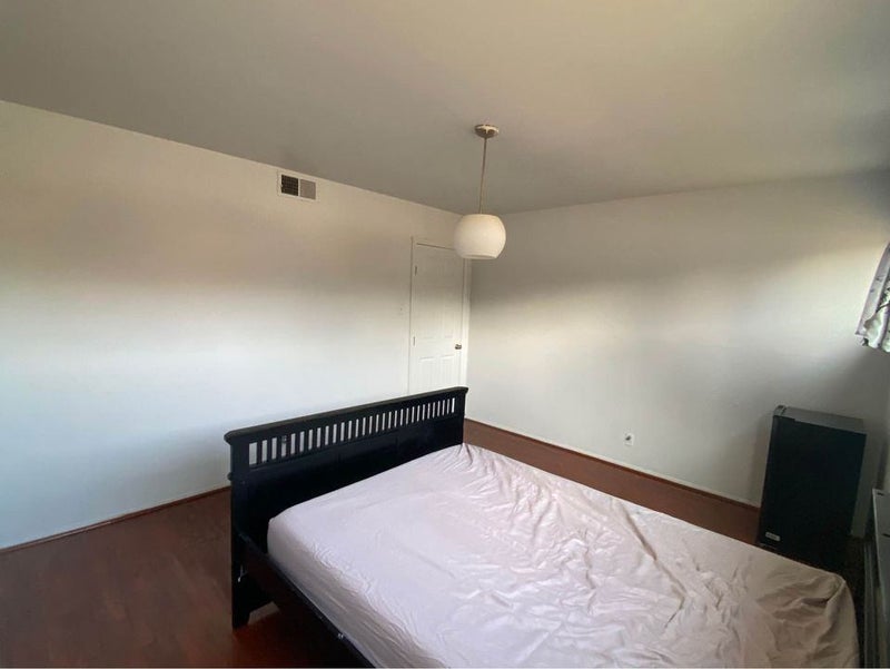 'Private Room For Rent Near Uh Main! (Move In Rea' Room to Rent from ...