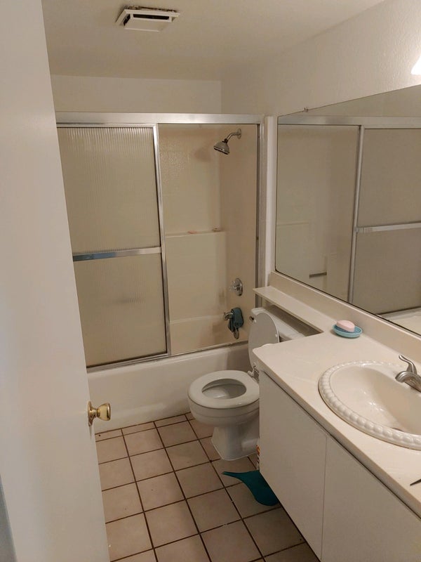 'Private entry. Bright, master bedroom' Room to Rent from SpareRoom