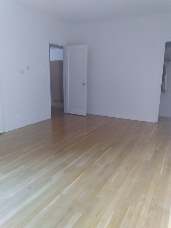 'Large Room For Rent' Room to Rent from SpareRoom