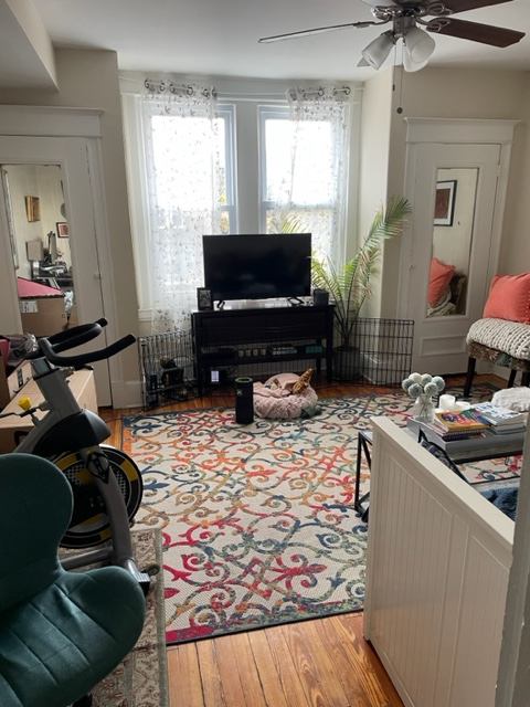 'Beautifully detailed one BR apartment in Perfect ' Room to Rent from ...