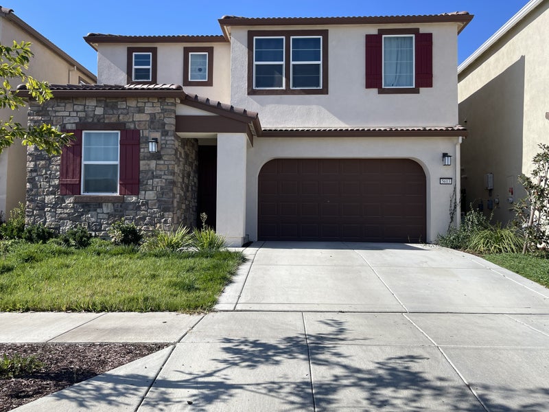 'Luxurious Living Awaits: Beautiful Rooms for Rent ' Room to Rent from ...