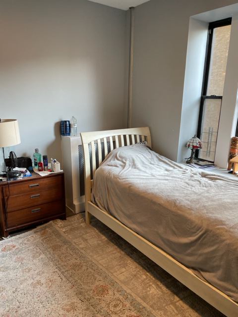'Newly Renovated Spacious Sunny Room in Upper Manha' Room to Rent from ...
