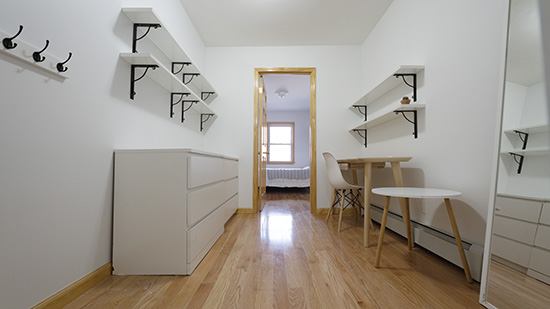 '66> 30 sec to MTA, Furnished Room in Peaceful Area' Room to Rent from ...