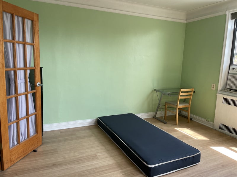 'A Large and Sunny Room for one Person Only' Room to Rent from SpareRoom