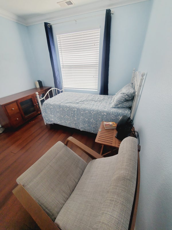 'Positive, safe, happy home' Room to Rent from SpareRoom