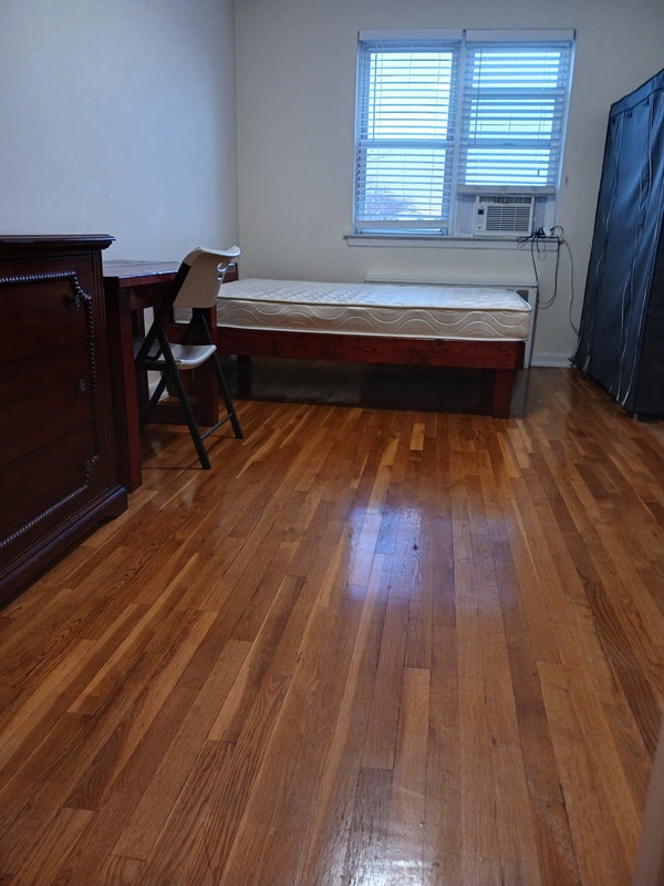 'Large room for rent in Morris Park' Room to Rent from SpareRoom